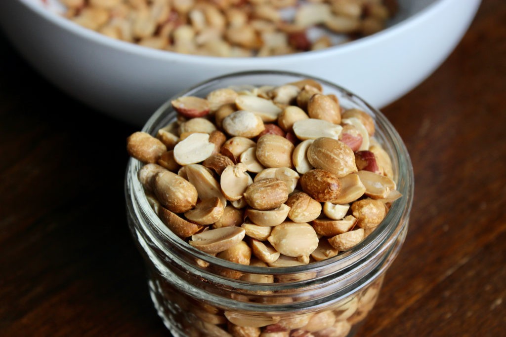 Roasted Peanuts - Oven & Air fryer - fashion chef in kitchen