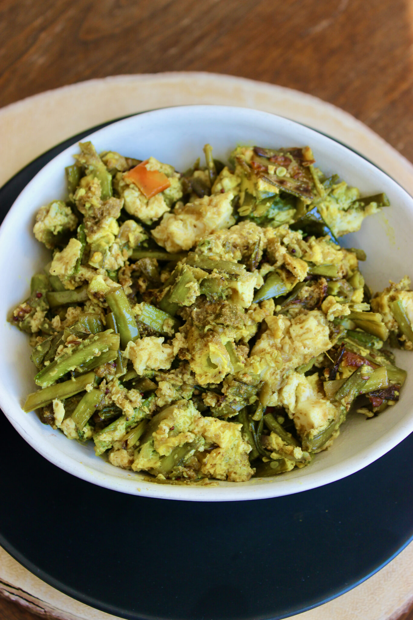 GOKARKAYA EGG - CLUSTER BEANS - fashion chef in kitchen