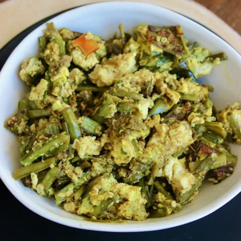 GOKARKAYA EGG - CLUSTER BEANS - fashion chef in kitchen